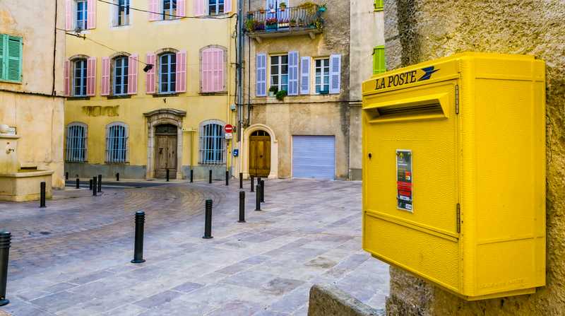 La Poste lance sa plateforme NFTimbre basée sur Tezos - Coins.fr
